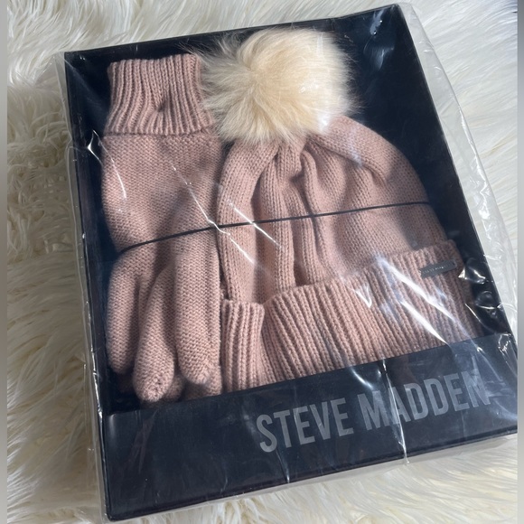 Steve Madden | Accessories | Nwt Steve Madden Pink Hat Gloves Gift Box ...